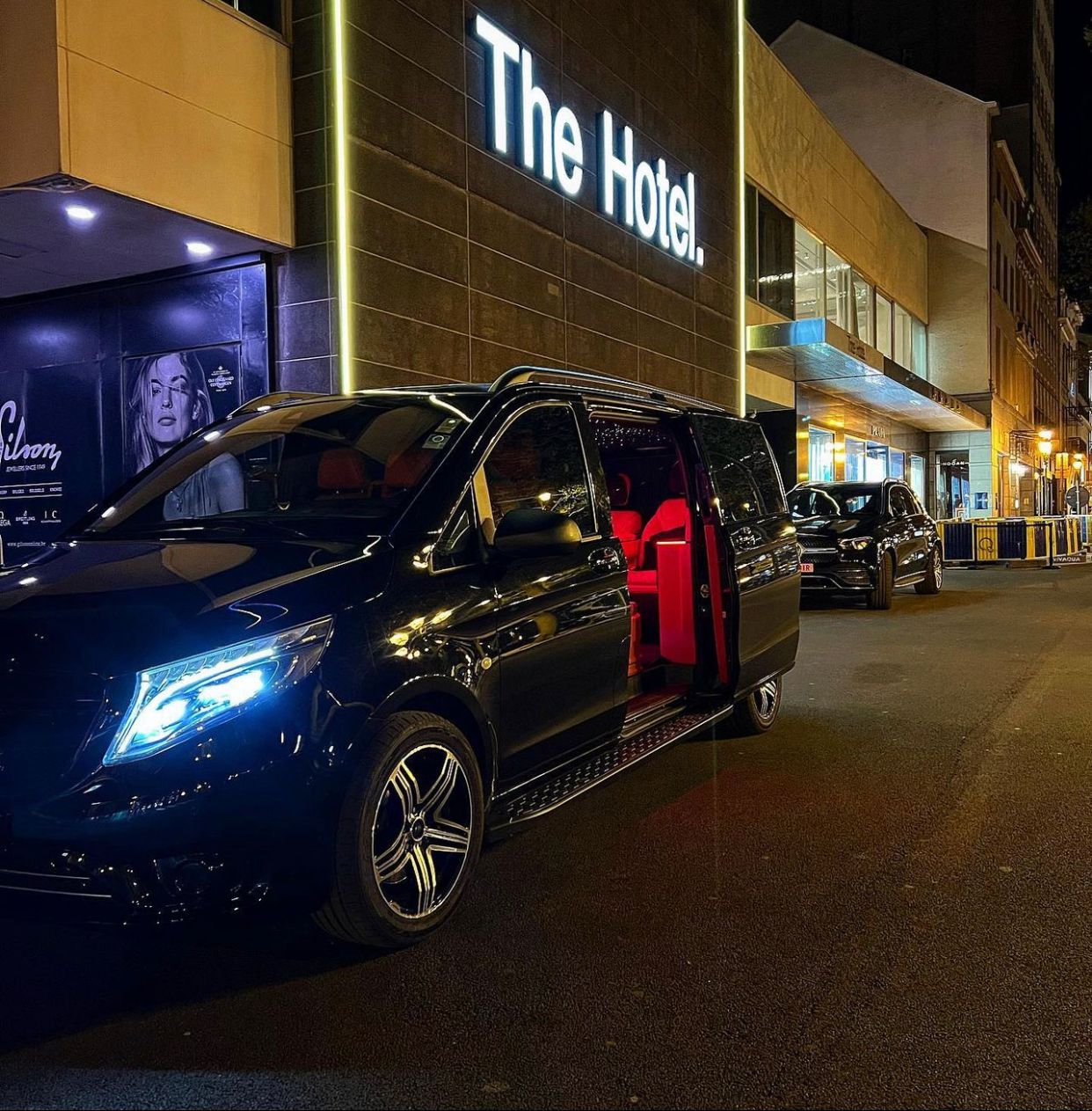 Travel in Style | Mercedes VIP Van Chauffeur Service – LeaderLimousines